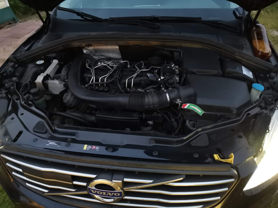 Замена подшипника кондиционера — Volvo XC60 (1G), 2,4 л, 2014 года ...