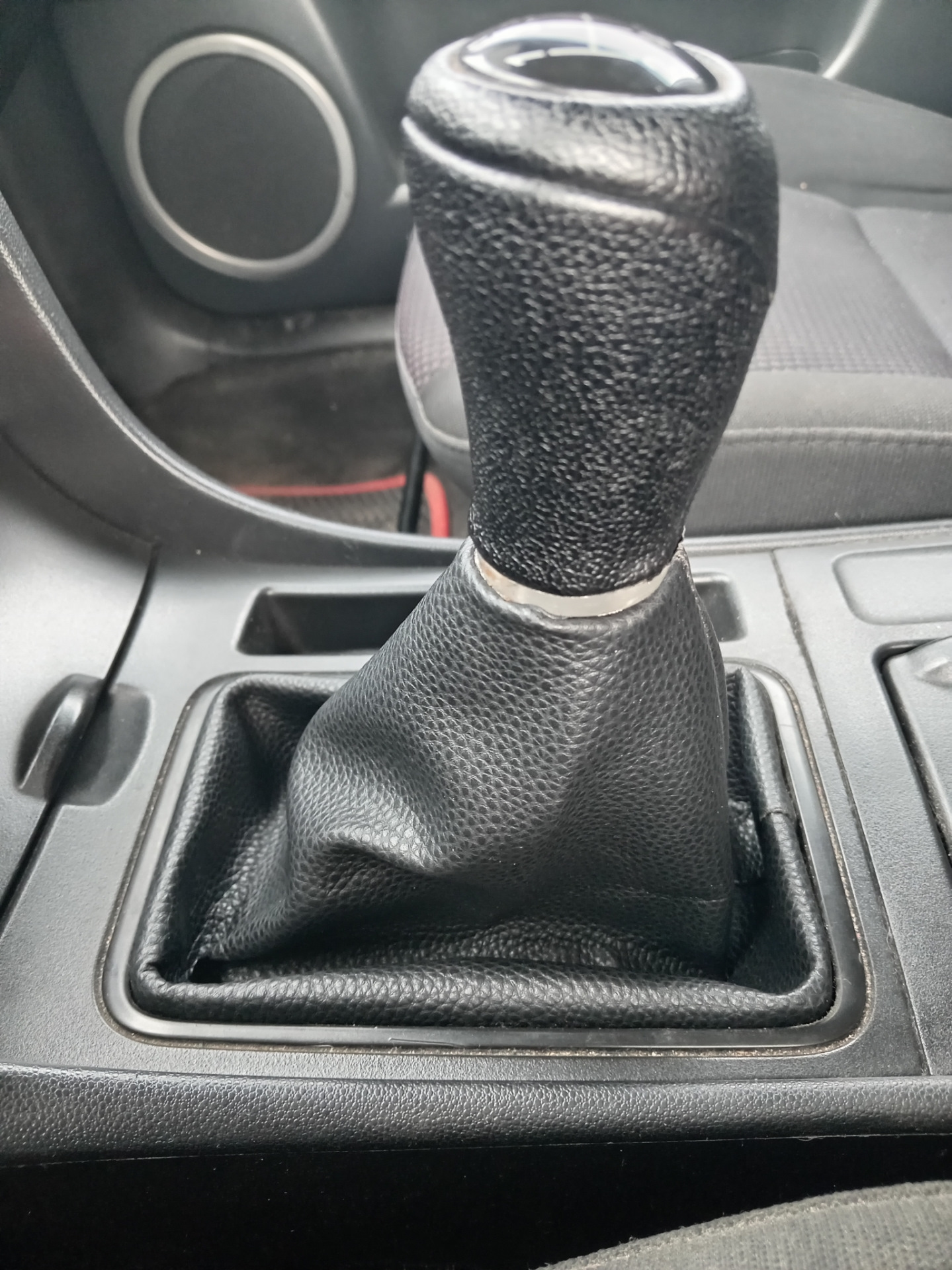 Чехол рычага КПП — Mazda 3 (1G) BK, 1,6 л, 2007 года | стайлинг | DRIVE2