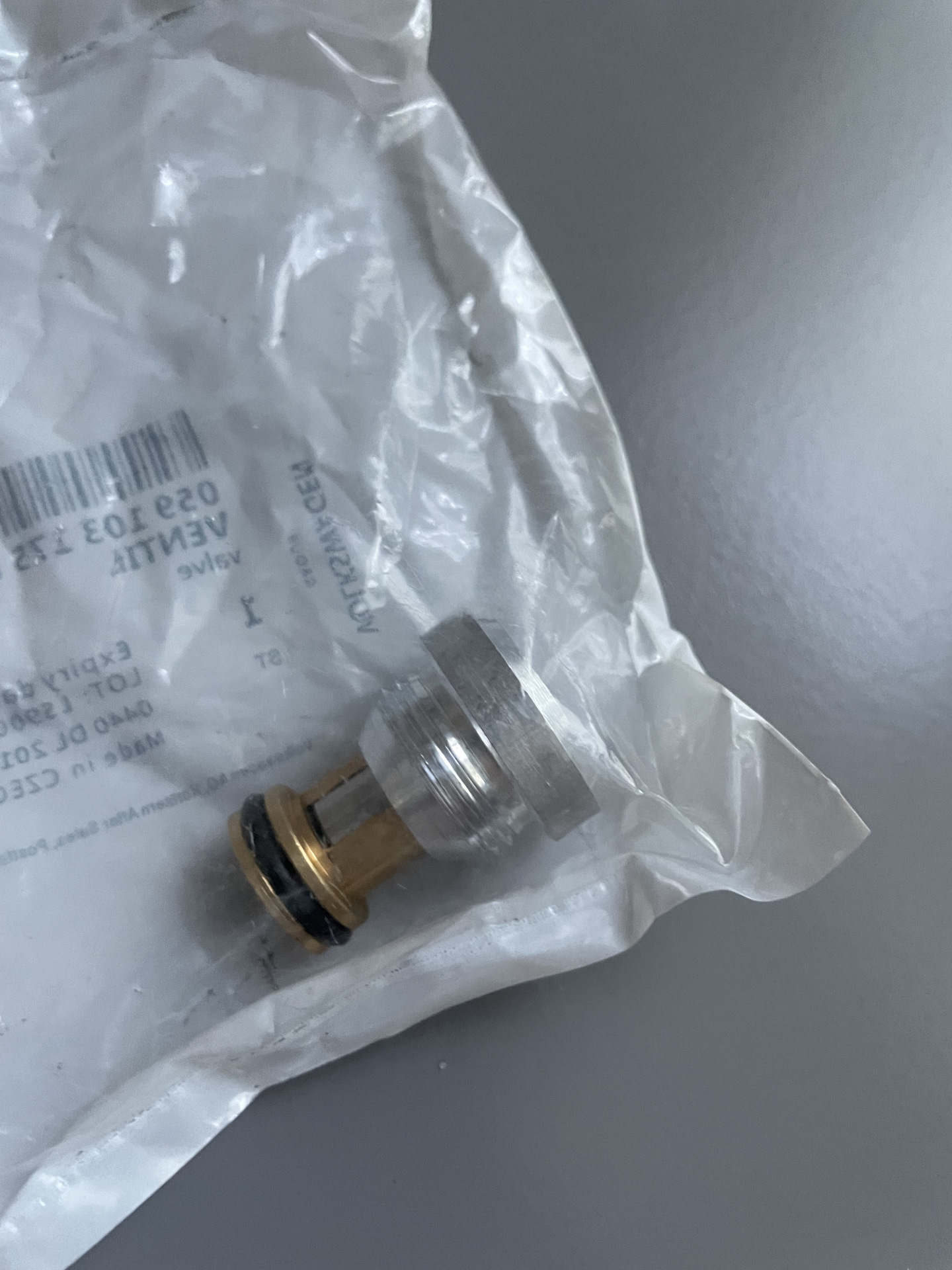 Маслянные редукционные клапана вентиляции Картера — Audi A6 (C5), 2,7 л ...