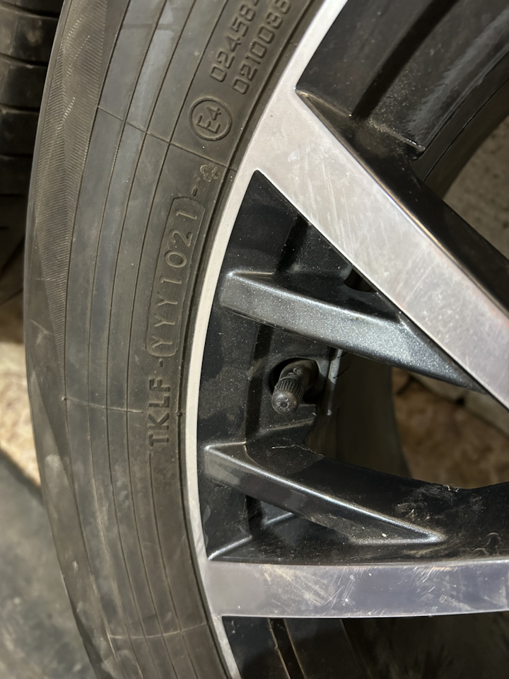 Шины летние Yokohama 215/65 R17, литые диски Ronal 7Jx17 ET40 5x112 на ...