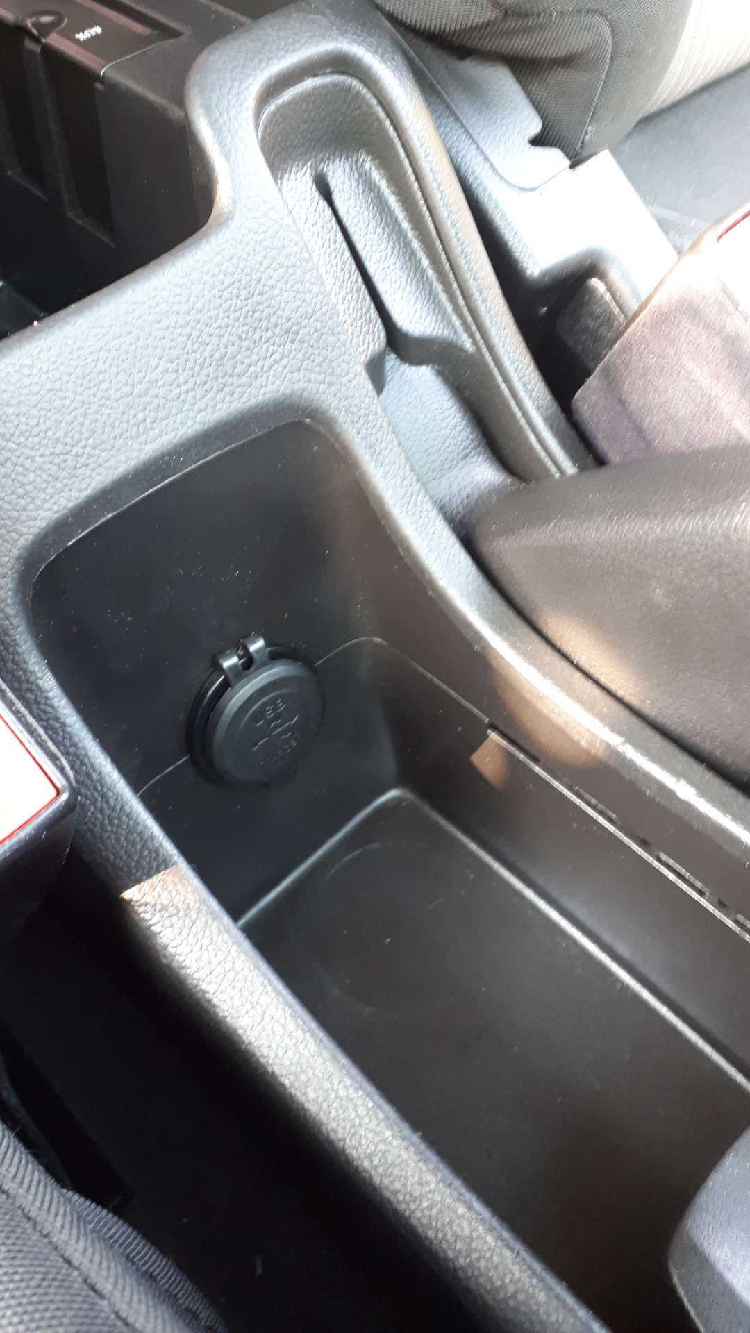 # 8 Установка USB розетки, в место передней заглушки. — Chevrolet Cruze (1G), 1,6 л, 2012 года ...