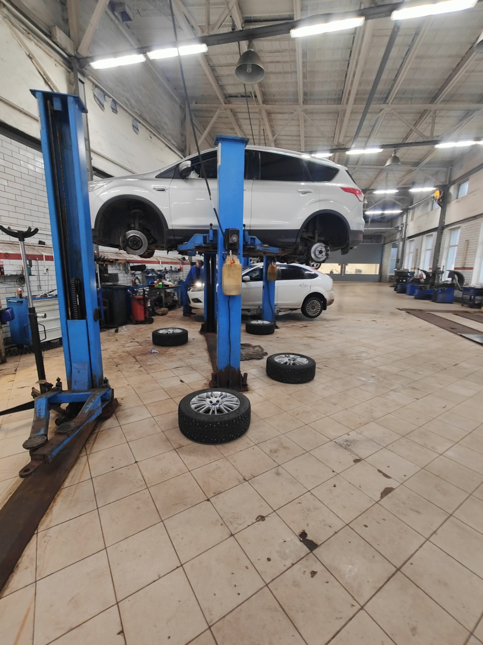 Только купил и сразу в сервис на обслуживание — Ford Kuga (2G), 1,6 л ...