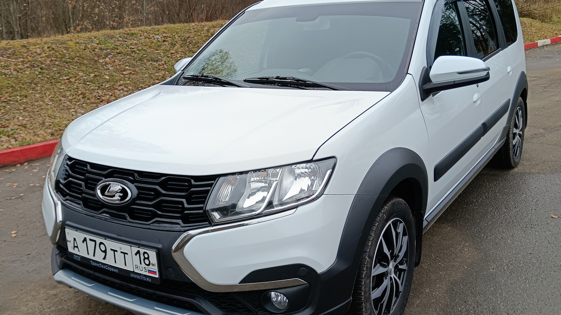 Lada Largus Cross 1.6 бензиновый 2021 | на DRIVE2