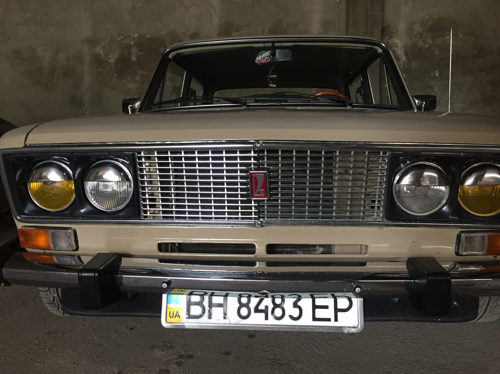 Мелочи Значок и сеточки покрасил — LADA 2106, 1,5 л., 1989 года | стайлинг | DRIVE2