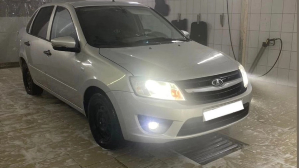 Lada Granta 1.6 бензиновый 2013 | на DRIVE2