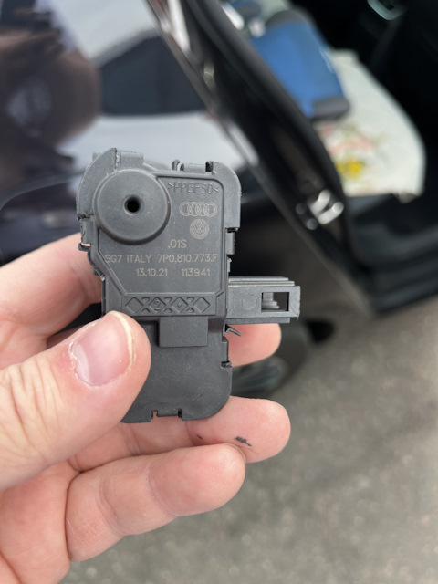 7P0810773F Элемент исполнительный лючка бензобака VAG | Запчасти на DRIVE2