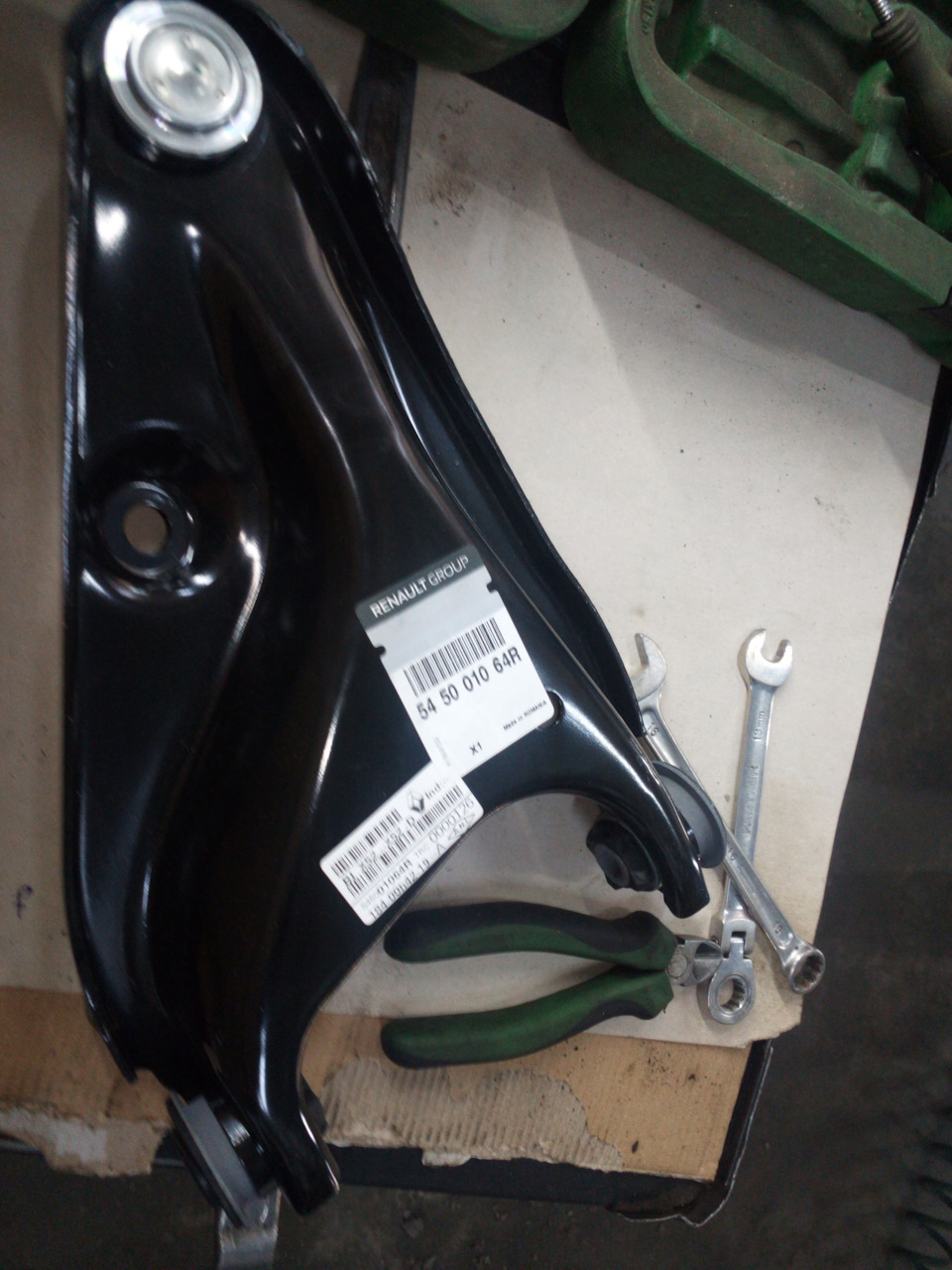 545001064R Рычаг ниж пер п RENAULT | Запчасти на DRIVE2