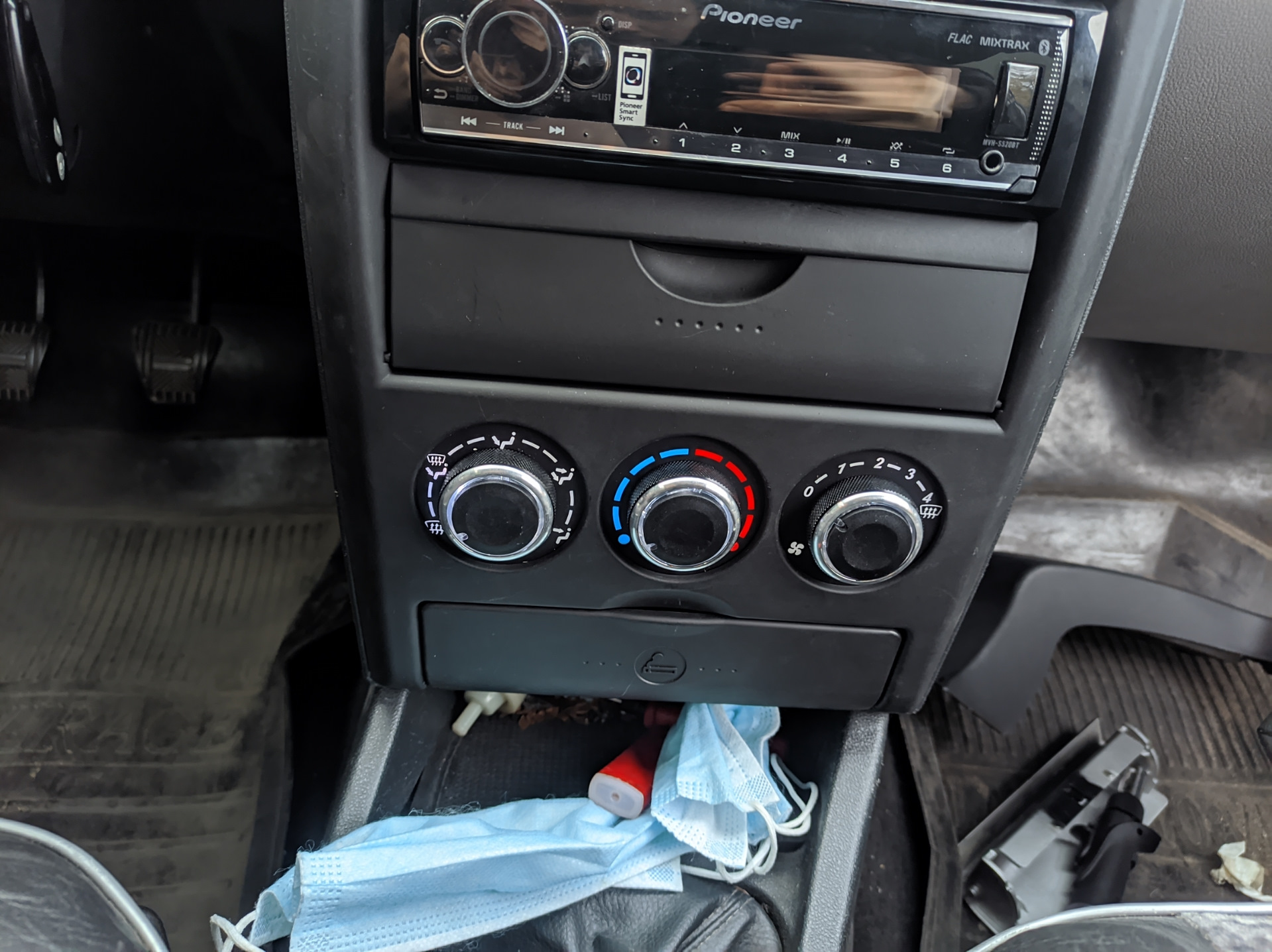 Новая консоль — Lada Приора седан, 1,6 л, 2008 года | тюнинг | DRIVE2