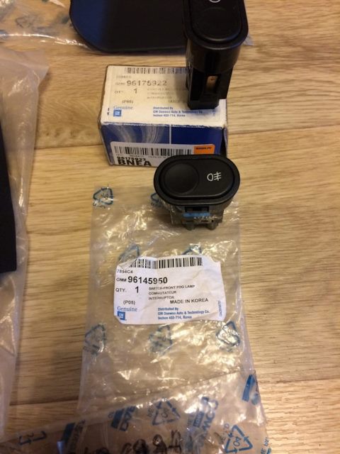 96145950 Выключатель противотуманных фар GM | Запчасти на DRIVE2