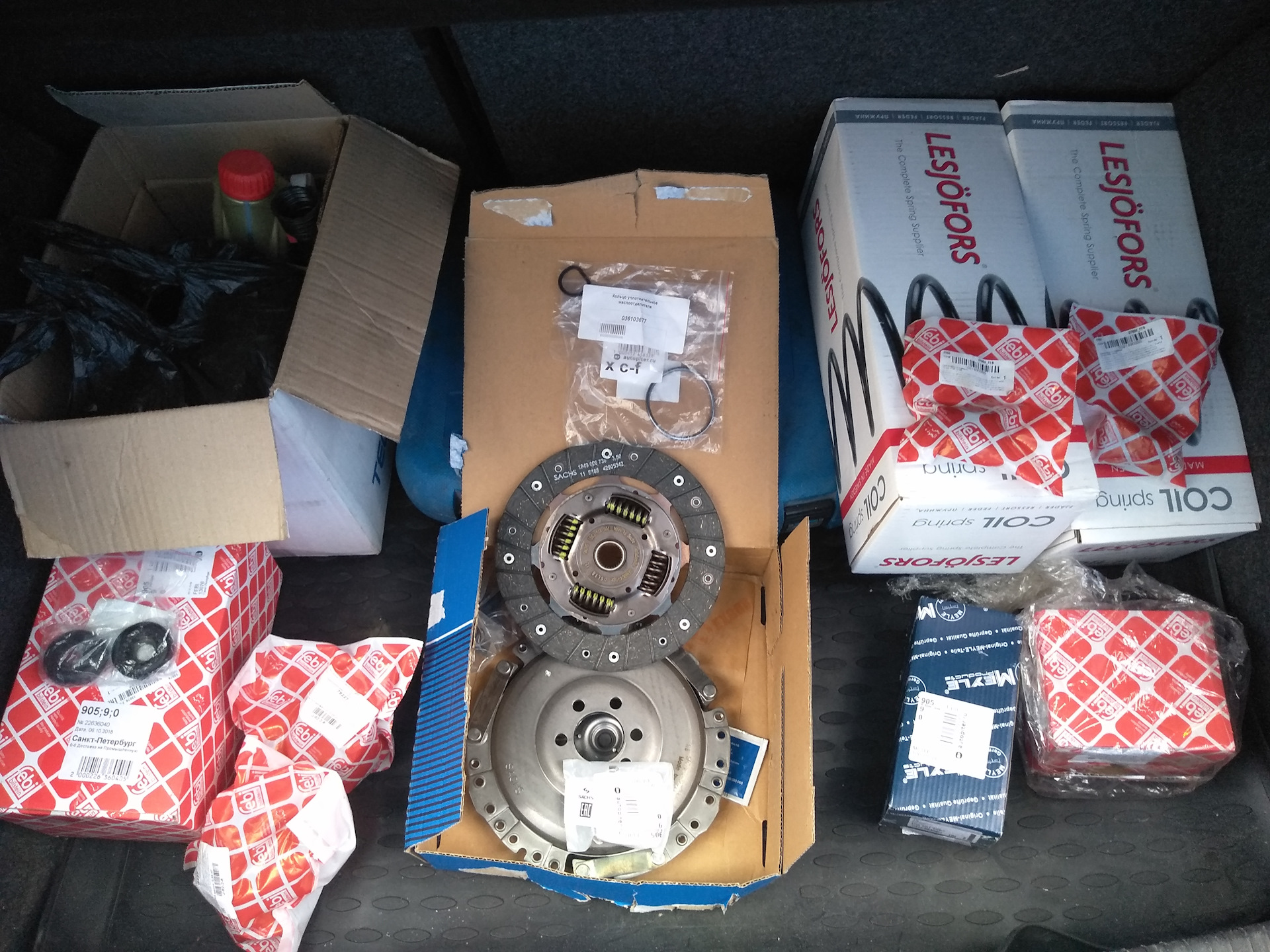 Пришли запчасти…, пора записываться в сервис. — Volkswagen Golf Mk4, 1 ...