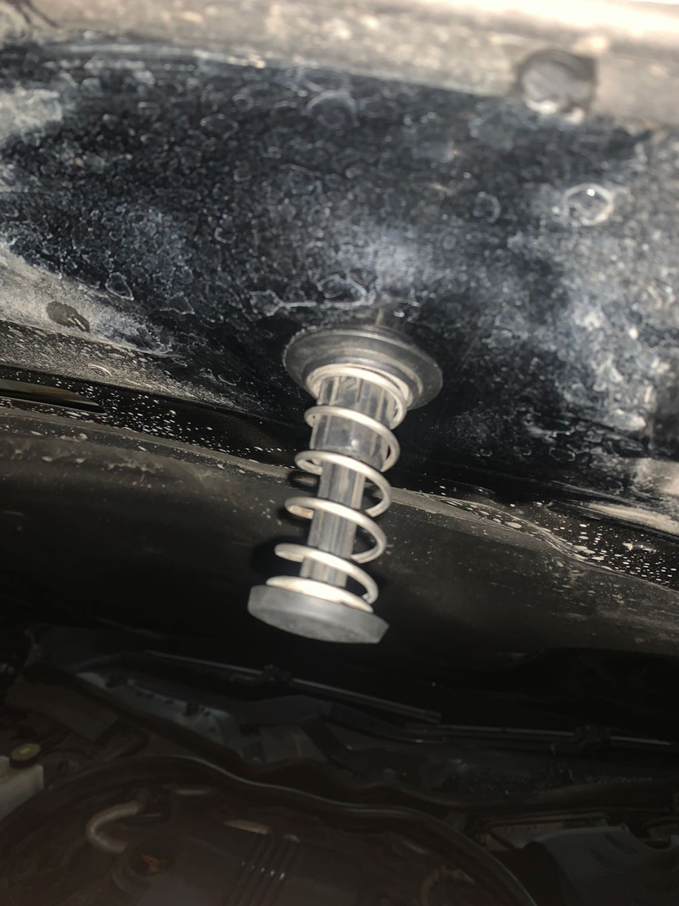 Долгожитель КВКГ и замена отбойника капота W212/S212 — Mercedes-Benz E ...