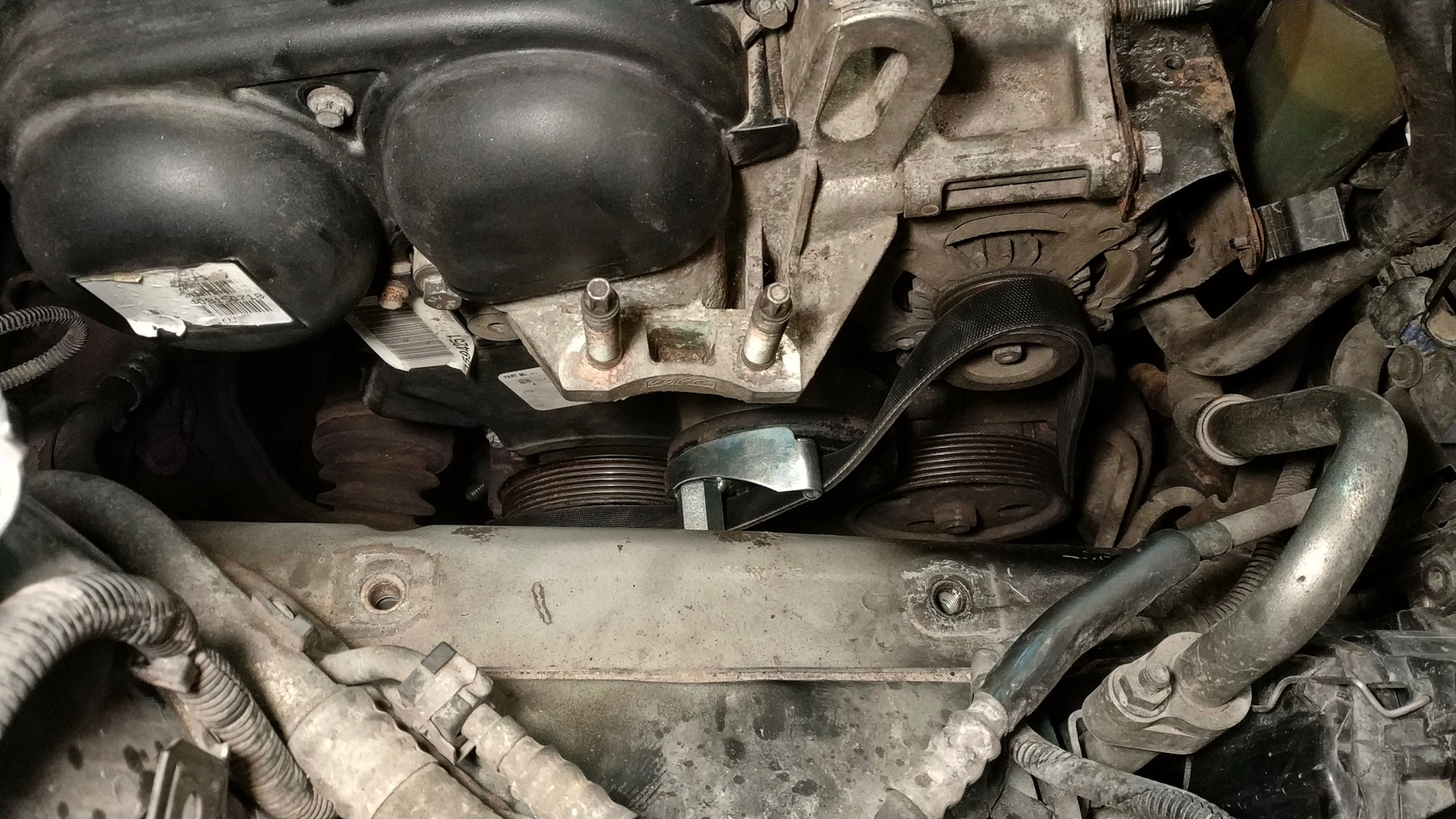 Замена ремня ГРМ, помпы, ремней. — Volvo C30, 1,6 л, 2009 года ...