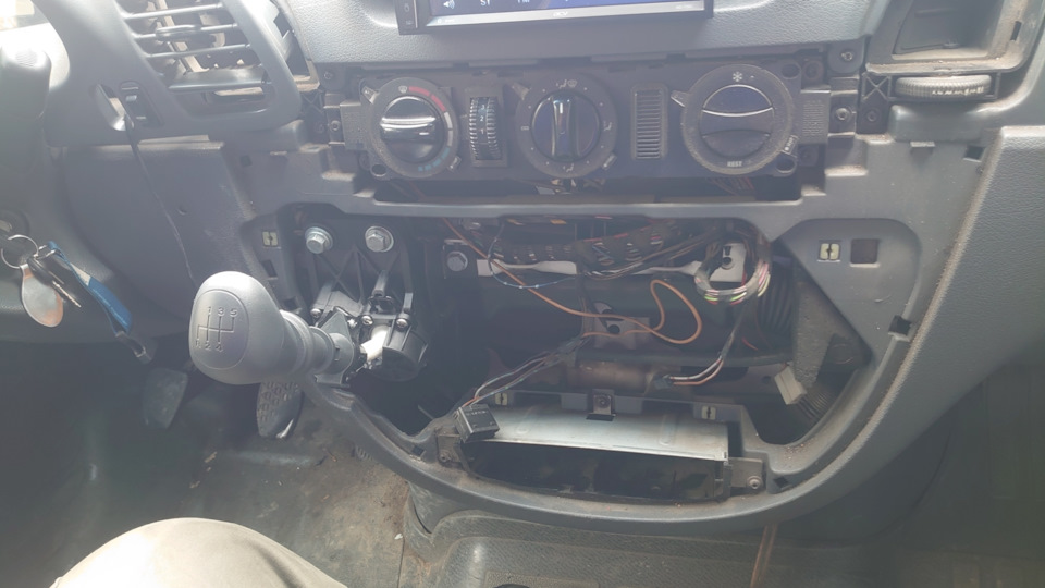 Замена кулисы — Mercedes-Benz Sprinter (1G), 2,2 л, 2004 года ...