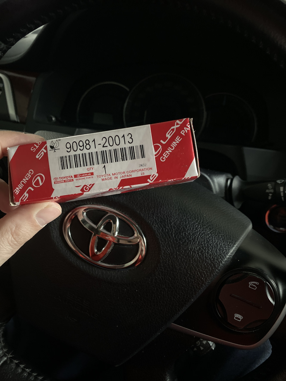 Замена ламп ближнего света — Toyota Camry (XV50), 2,5 л, 2014 года ...