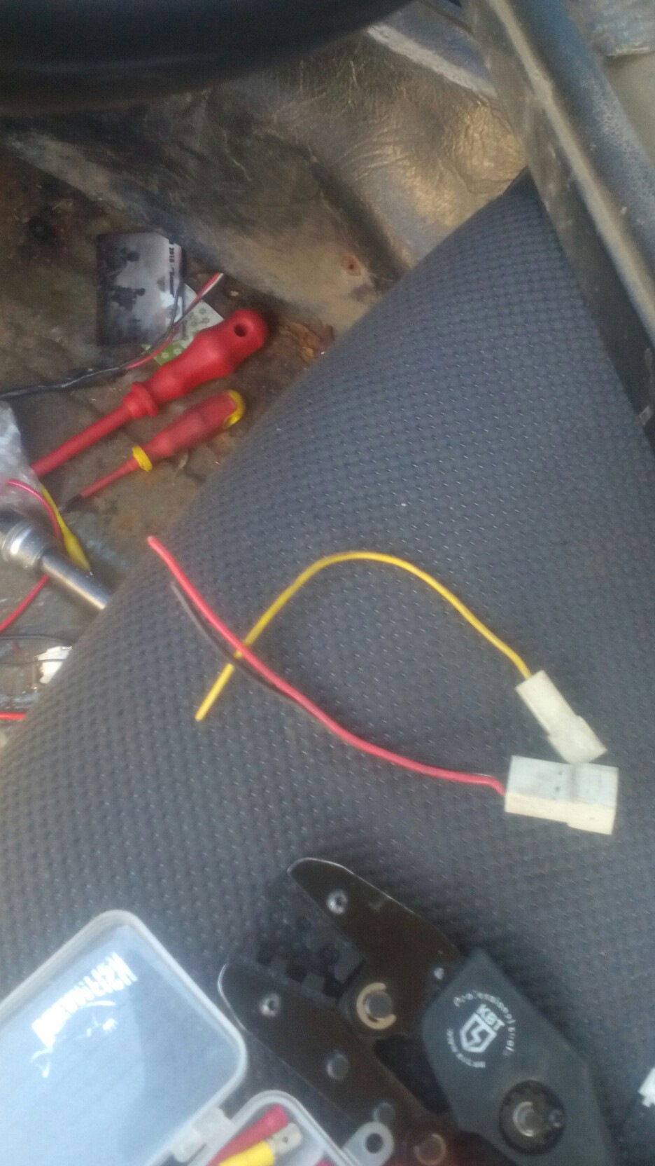 Замена прикуривателя на прикуриватель нового образца 2123 — Lada 4x4 5D ...