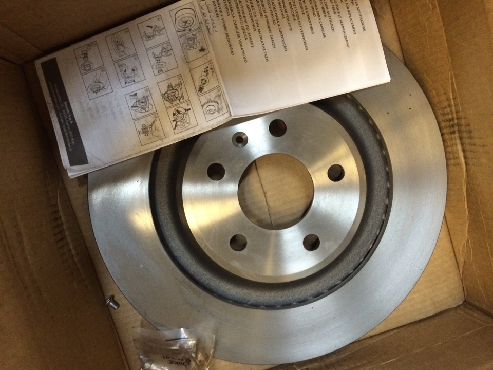 Замена задних тормозных дисков — Audi Q5 (1G), 3 л, 2009 года ...