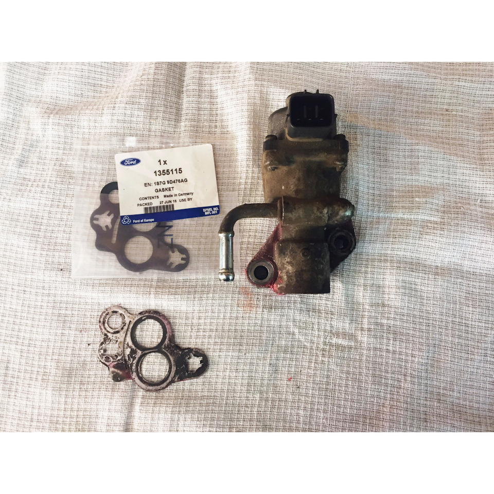 Замена прокладки EGR и антифриза — Ford C-Max I, 2 л, 2008 года ...