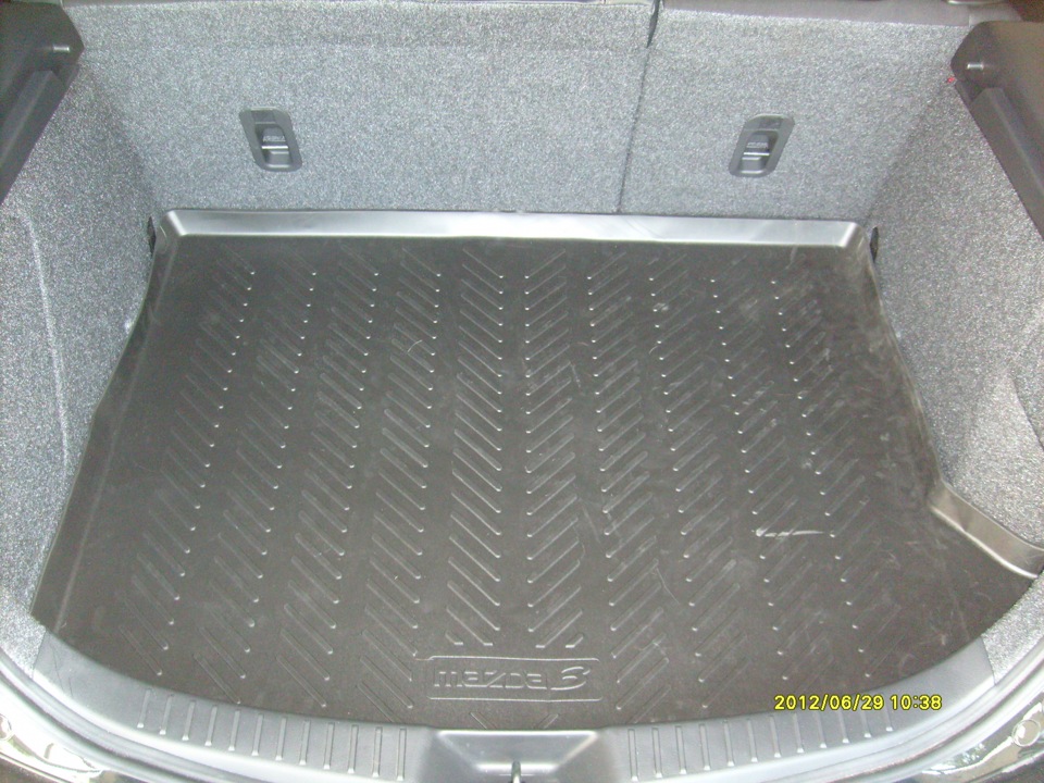 Резиновый поддон в багажник — Mazda 3 MPS (2G), 2,3 л., 2012 года ...