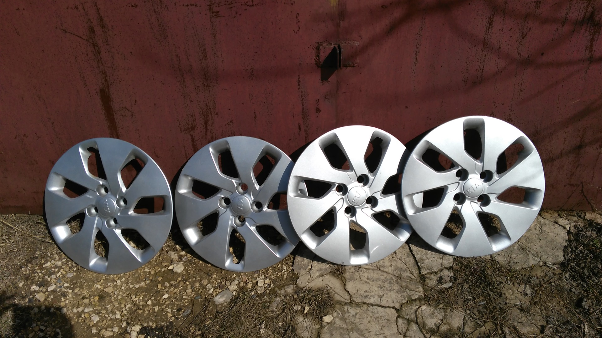 Продам колпаки!( продано) — KIA Rio (3G), 1,4 л, 2013 года | просто так ...