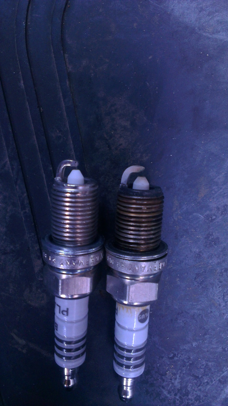 Поменял свечи — Lada Калина Хэтчбек (1G), 1,4 л, 2011 года | своими ...