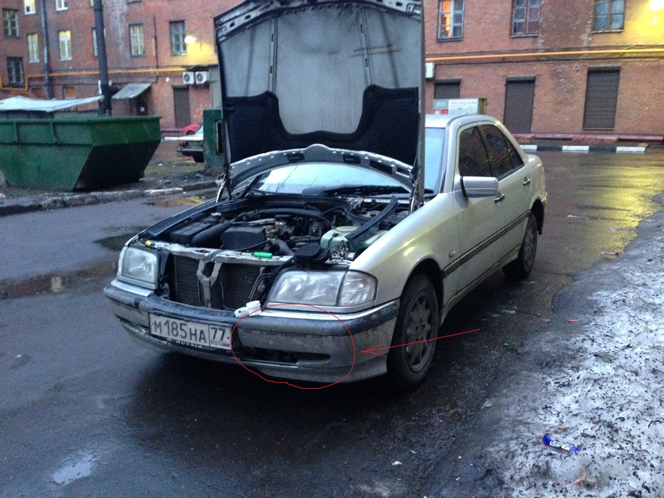 Заглушка на бампере — Mercedes-Benz C-Class (W202), 2 л, 1999 года ...