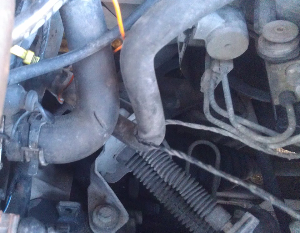 Пришли запчасти для завершения ремонта под капотом — Volkswagen Passat B4 2 л 1996 года