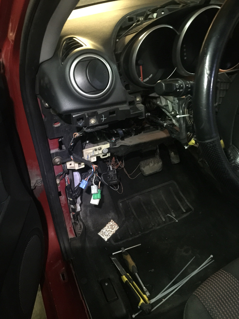 Сигнализация А93 GSM — Mazda 3 (1G) BK, 1,6 л, 2004 года | электроника ...