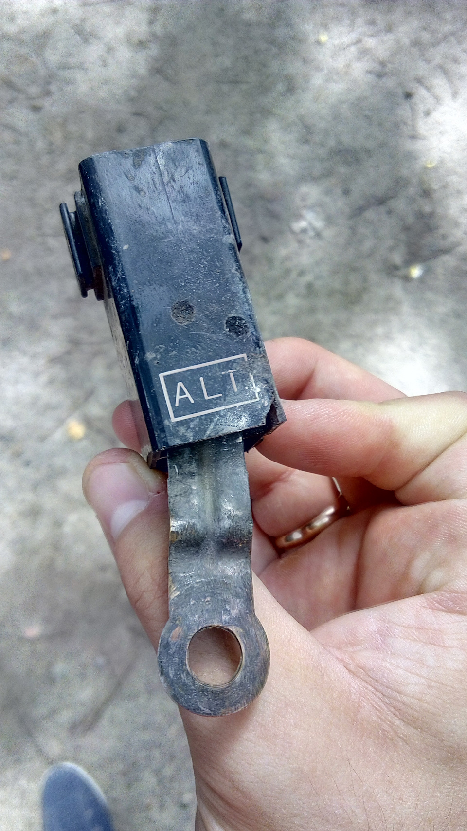 Куплю блок для силового предохранителя от квадратной дэлики ...