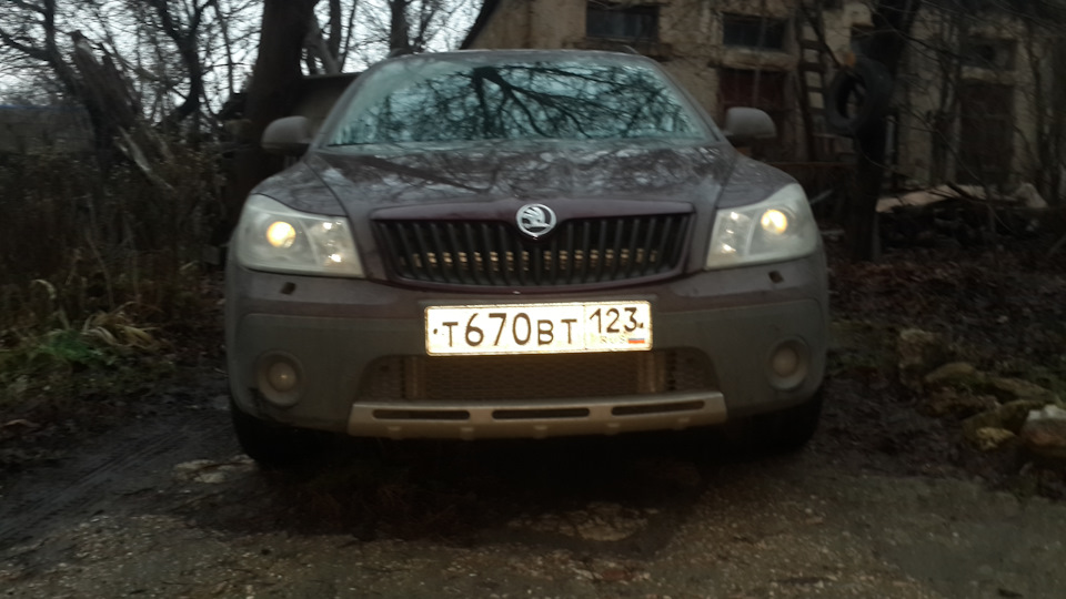 Это тюнинх детка 8) Фальш-решетка в цвет авто. — Skoda Octavia Scout A5 ...