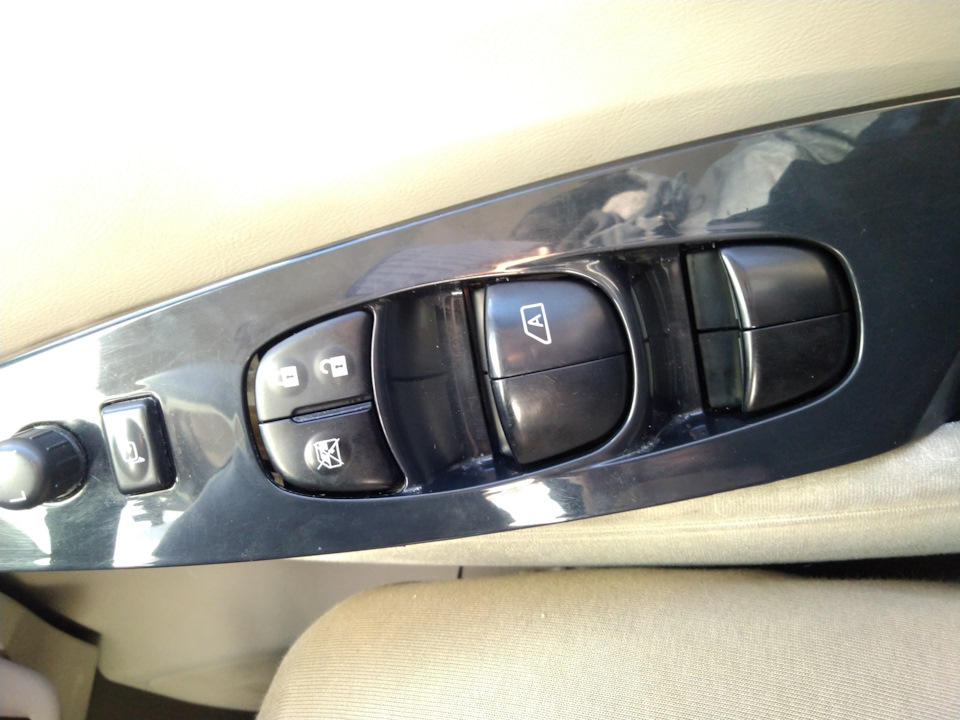 Блок стеклоподъёмника Nissan leaf — Nissan Leaf (1G), 2011 года ...