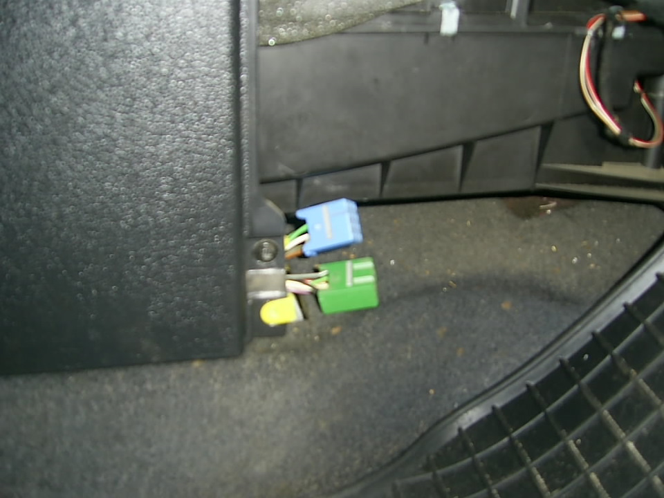 неопознанные разъёмы — Opel Zafira A, 1,6 л, 2001 года | электроника ...
