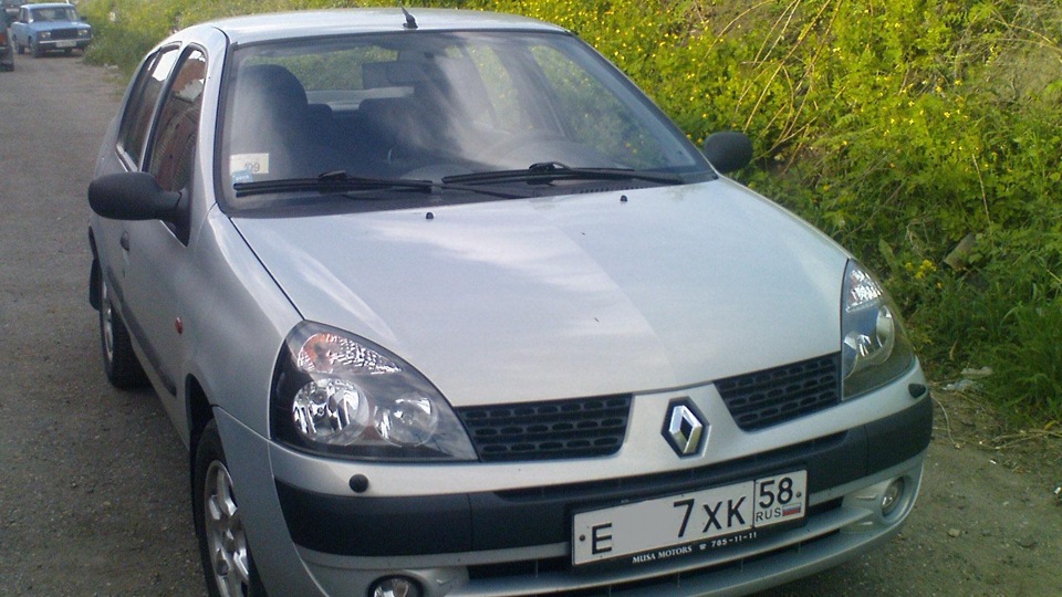 Renault Symbol 1.4 бензиновый 2002 | на DRIVE2