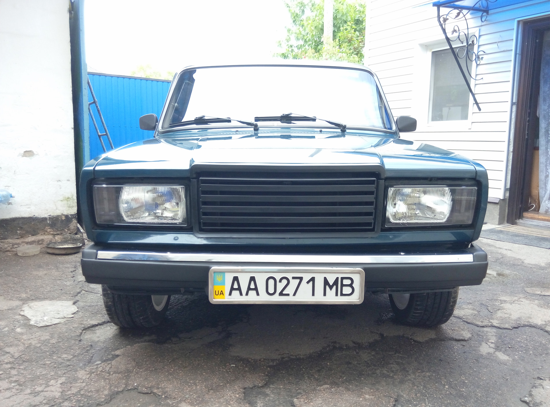 Поставил решеточку. — Lada 21074, 1,6 л, 2002 года | стайлинг | DRIVE2