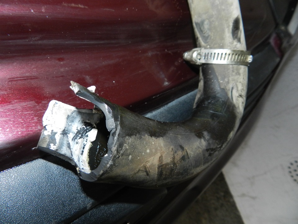 Патрубок сапуна — Lada Приора седан, 1,6 л, 2008 года | своими руками ...