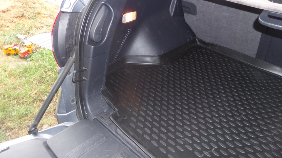 коврик багажника — Renault Koleos (1G), 2,5 л, 2008 года | аксессуары ...