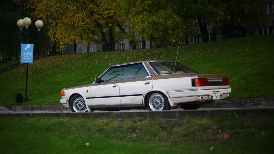 Nissan Gloria (7G) 2.0 бензиновый 1985 | JNV..real JDM на DRIVE2