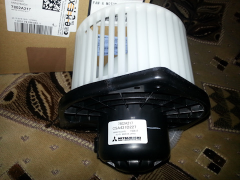 7802A217 Мотор вентилятора отопителя салона Mitsubishi | Запчасти на DRIVE2