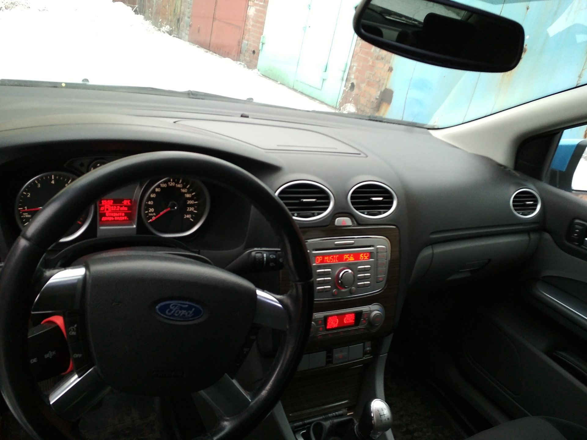 Установка верхнего бардачка — Ford Focus II Hatchback, 1,8 л, 2008 года ...
