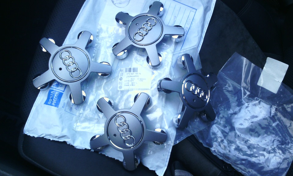 Колпачки для дисков — Audi A4 (B6), 1,8 л, 2002 года | аксессуары | DRIVE2