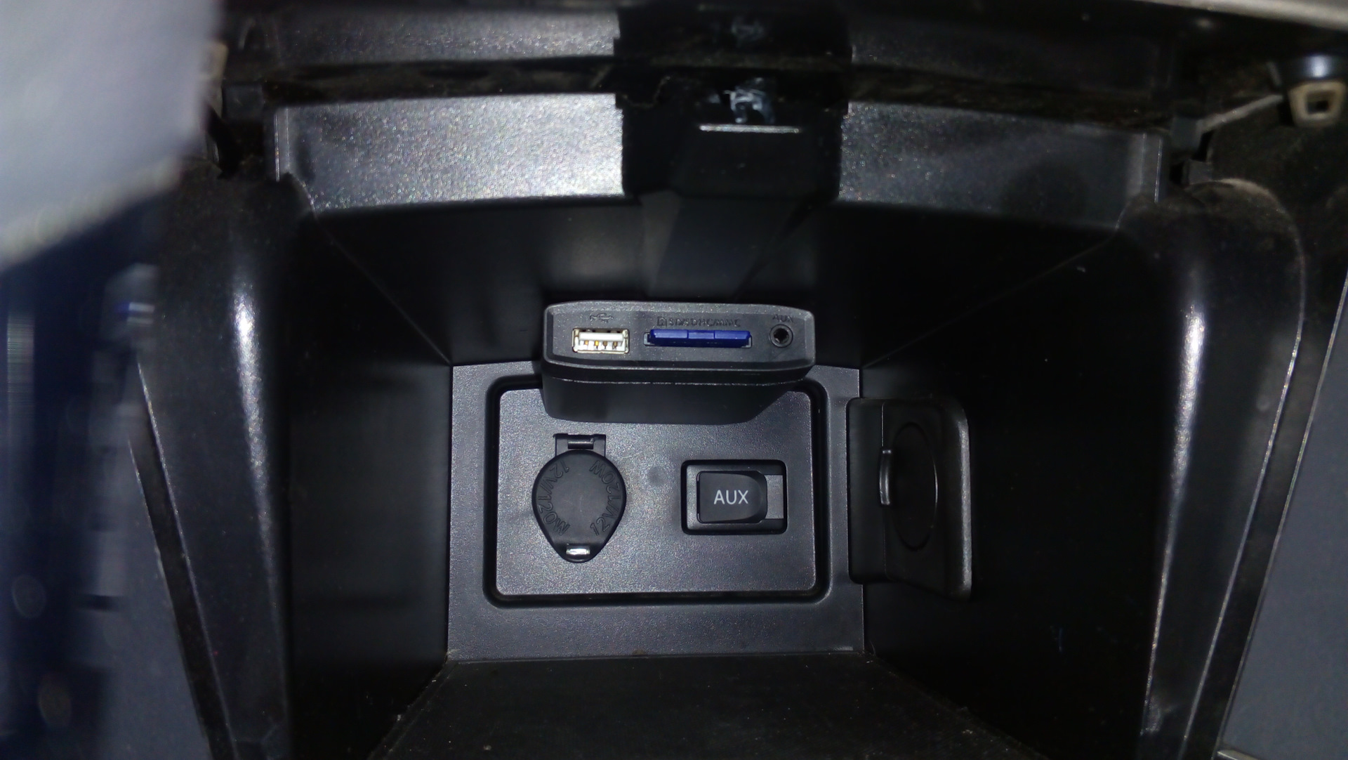 USB и SD в комплектации R2 — Toyota Camry (XV40), 2,4 л, 2011 года ...