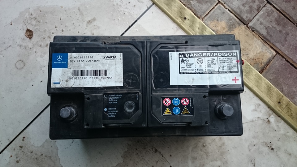 Замена аккумулятора. — Mercedes-Benz C-Class (W204), 3,5 л, 2008 года ...