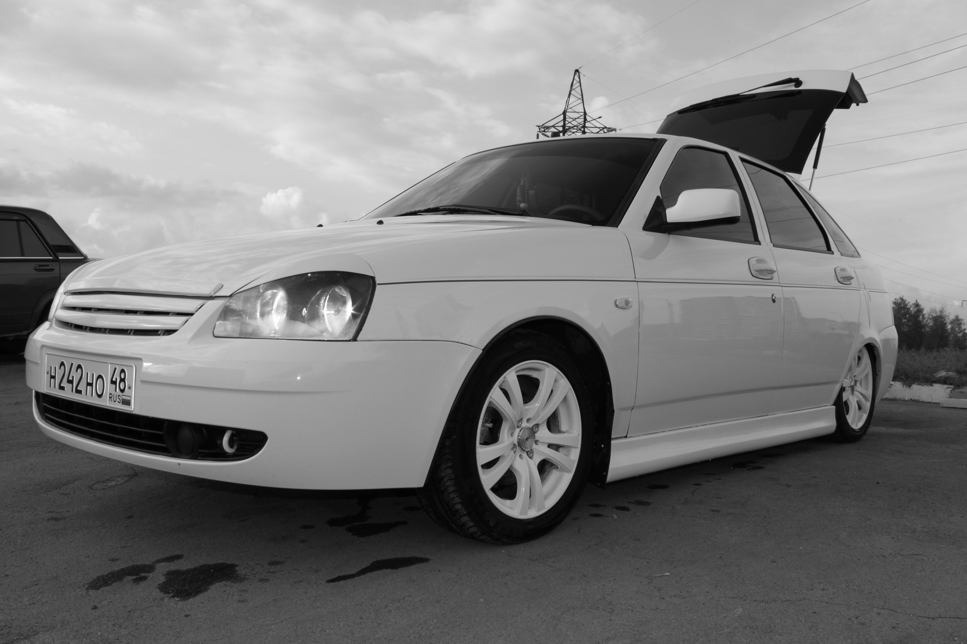 Запись 20 августа 2011 — Lada Приора хэтчбек 1 6 л 2011 года