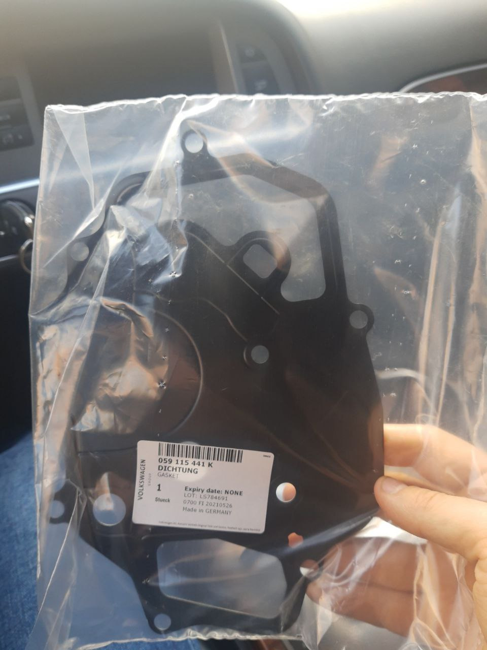 Устранение течи в развале двигателя, а также замена всех уплотнителей в ...