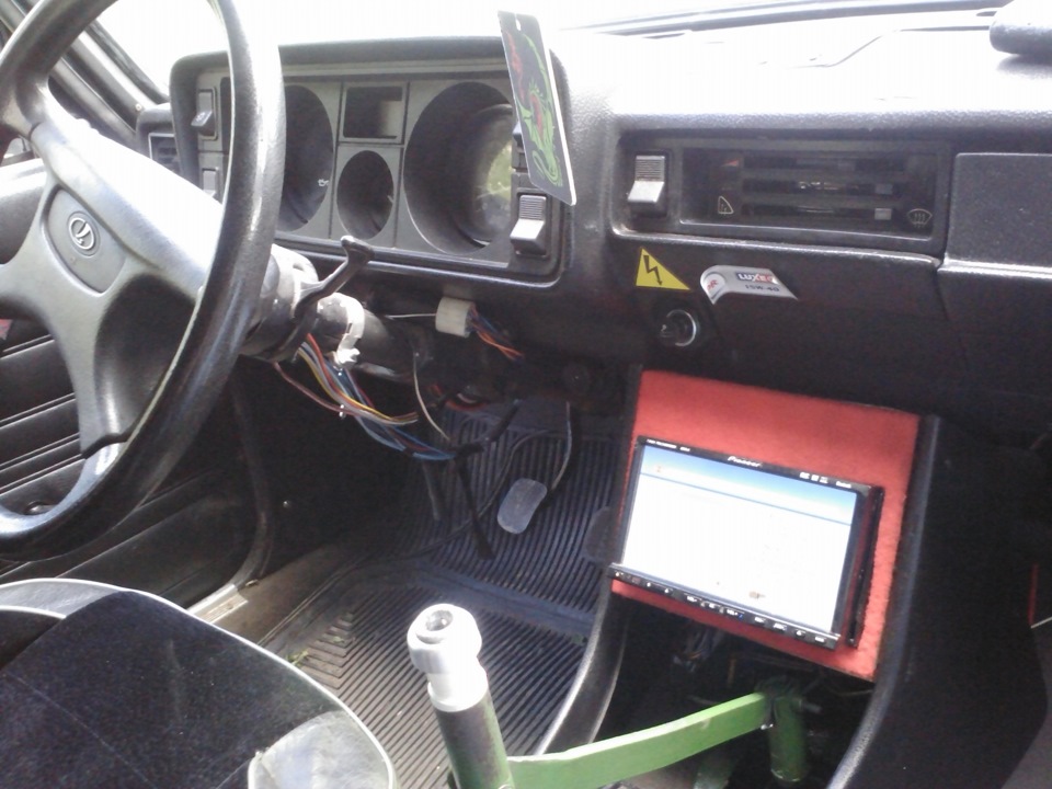 Короткоходная кулиса и мультимедиа. — Lada 21053, 1,6 л, 1996 года ...