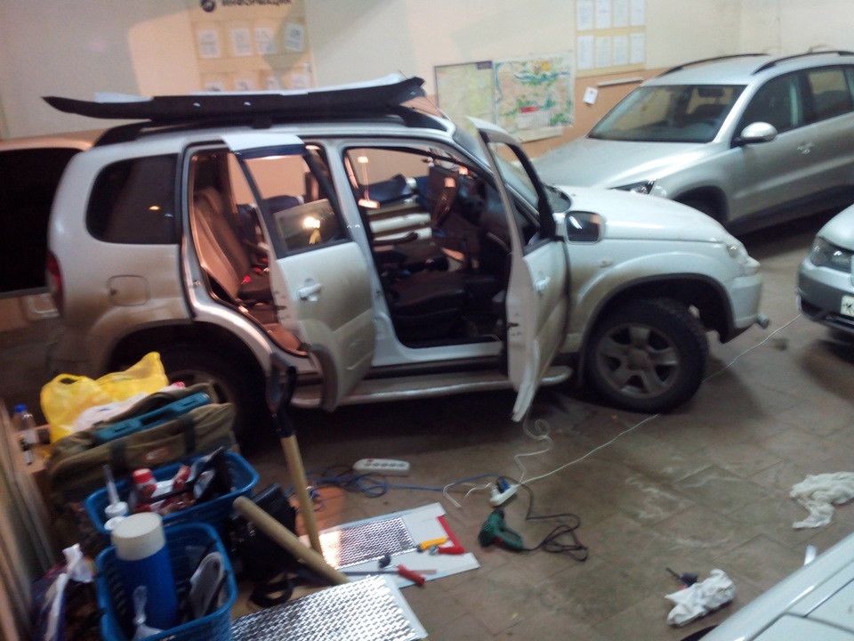 Шумо-вибро-тепло изоляция крыши. — Chevrolet Niva (1G), 1,6 л, 2011 ...