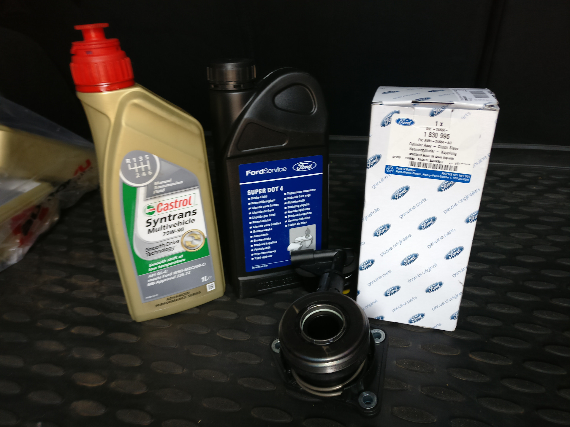 Замена рабочего цилиндра сцепления, сальников приводов и опор передних ...