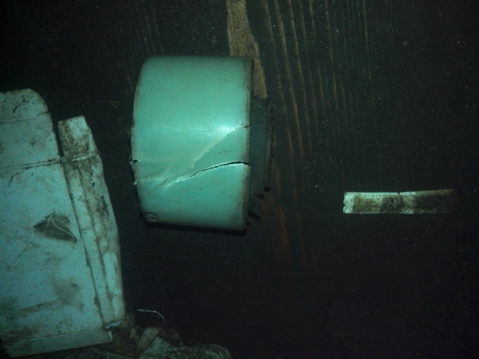 замена сайлентблока задней опоры — Peugeot 306, 1,6 л, 1999 года ...