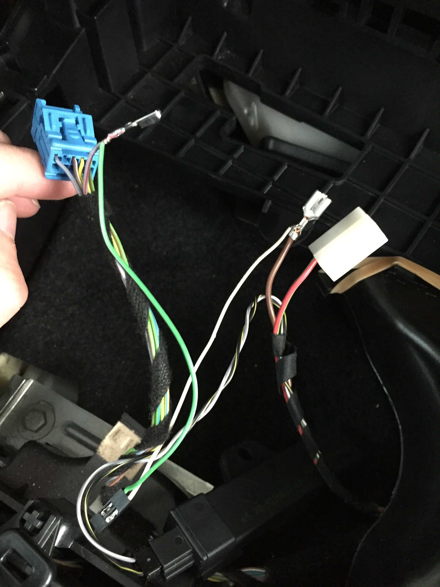 Подсветка кольца прикуривателя — BMW 1 series (F20), 1,6 л, 2012 года ...