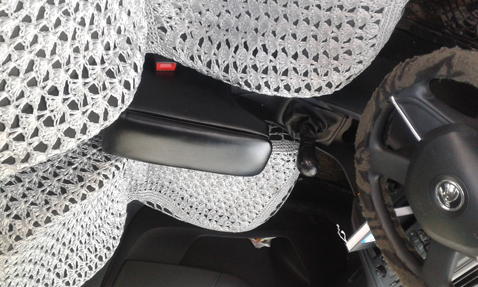 Подлокотник — Skoda Rapid (1G), 1,6 л, 2013 года | тюнинг | DRIVE2