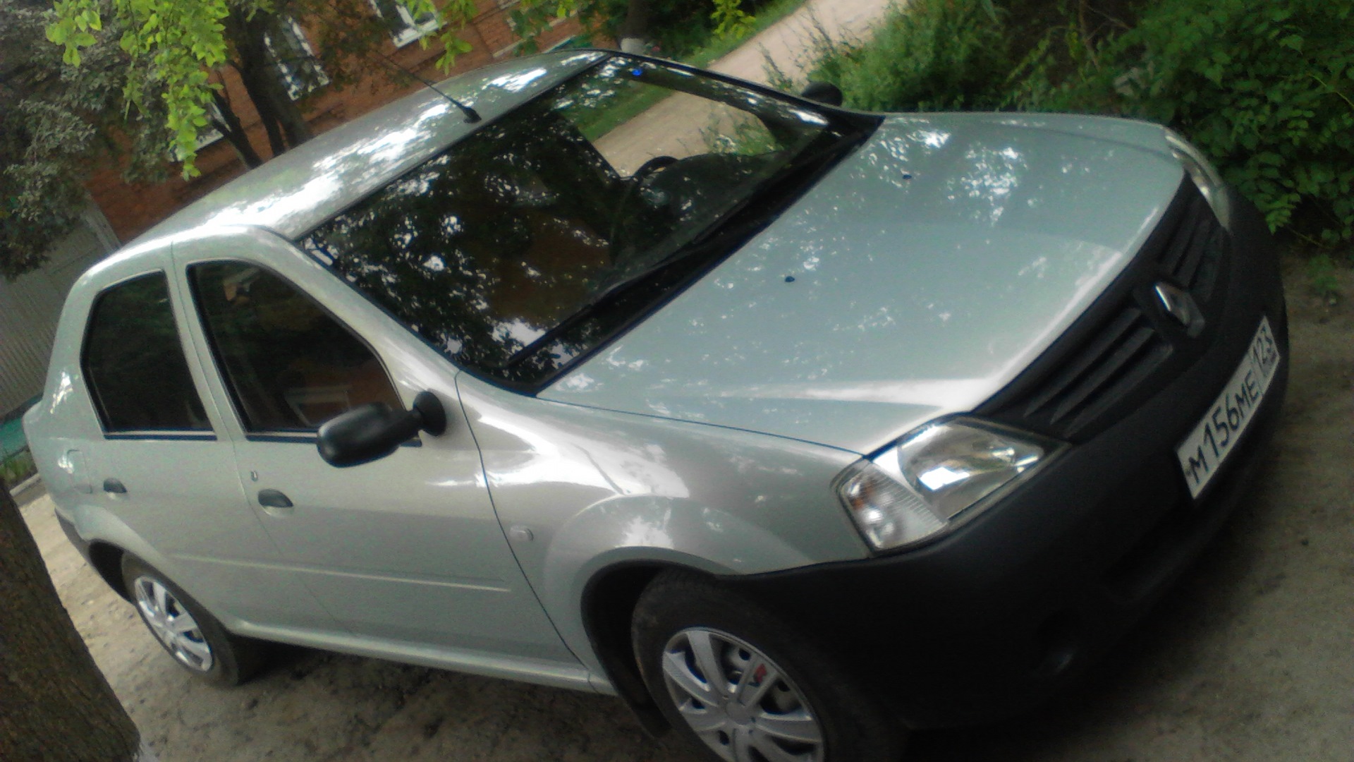 Renault Logan (1G) бензиновый 2005 | на DRIVE2